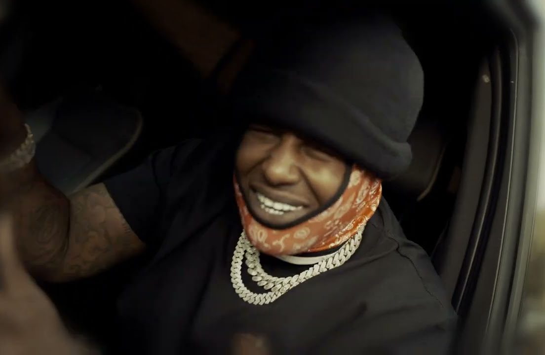 HoneyKomb Brazy – A.I. ASK SIRI (Official Music Video)